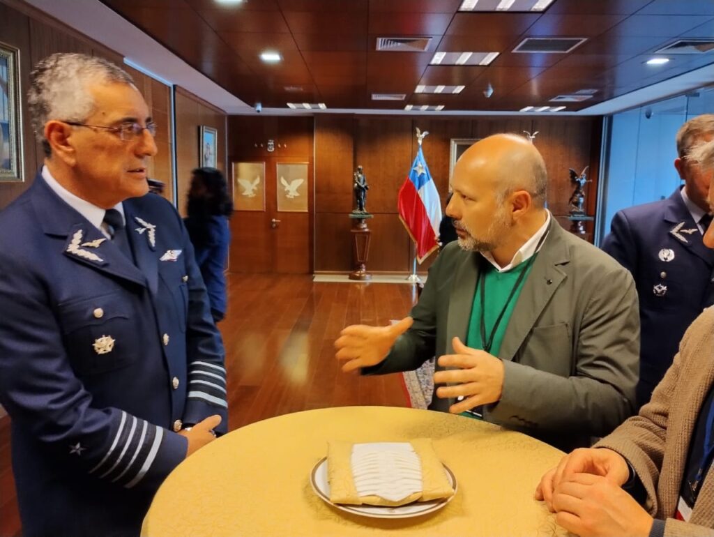 CONAF Y FACH renuevan convenio de colaboración para enfrentar la ...